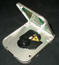 Freecom BeatMan 8cm MP3 Player - Printer Friendly version